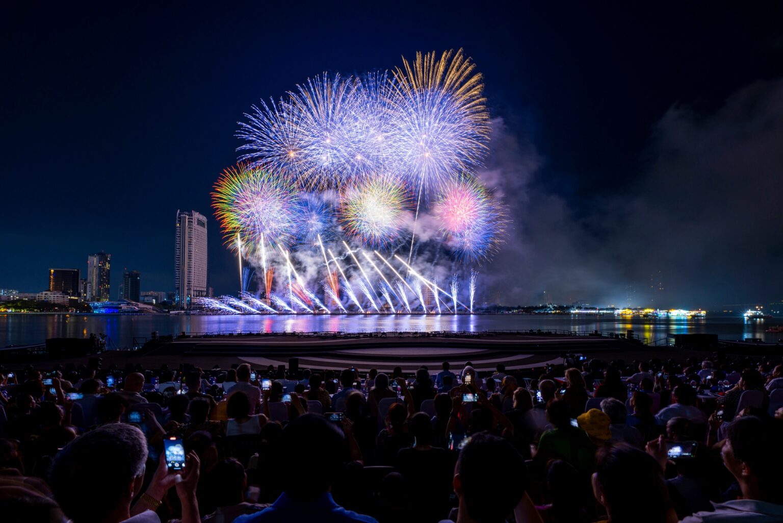DIFF 2026 Da Nang – International Fireworks Festival 2026 - Wyndham Danang Golden Bay Hotel